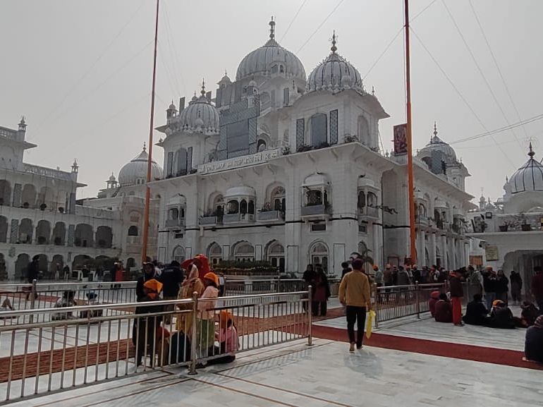 356th birth anniversary of Guru Gobind Singh, Prakash Parv begins, Devotees arrived to pay ...