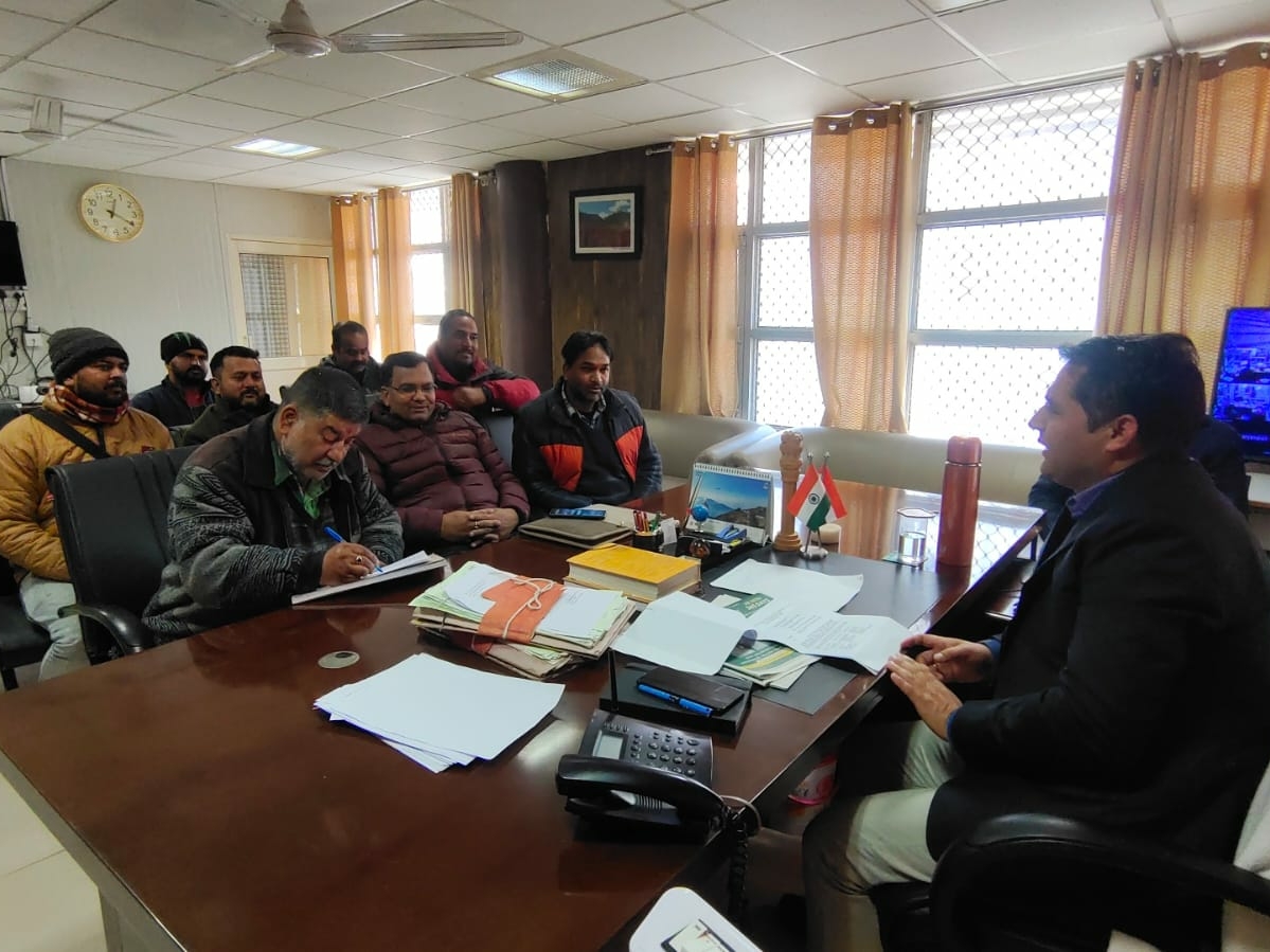 Dress code applicable on auto drivers in Solan; RTO issued orders, Auto ...