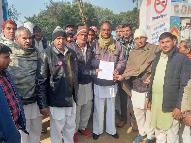 Dhabi Khurd village of Fatehabad Bhattu Kalan, terror of monkeys ...