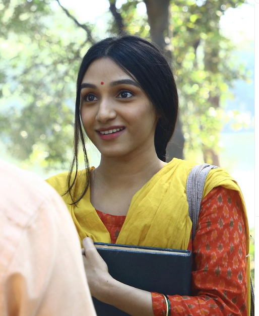 Tanisha will debut in Papa Raj Kumar Santoshi's film | पापा राज कुमार ...