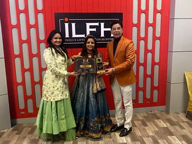 Jaipur Zee Studio Fashion Show; Ajmer's Shefali Garg Won Glorious Super Moms Title | अजमेर की ...