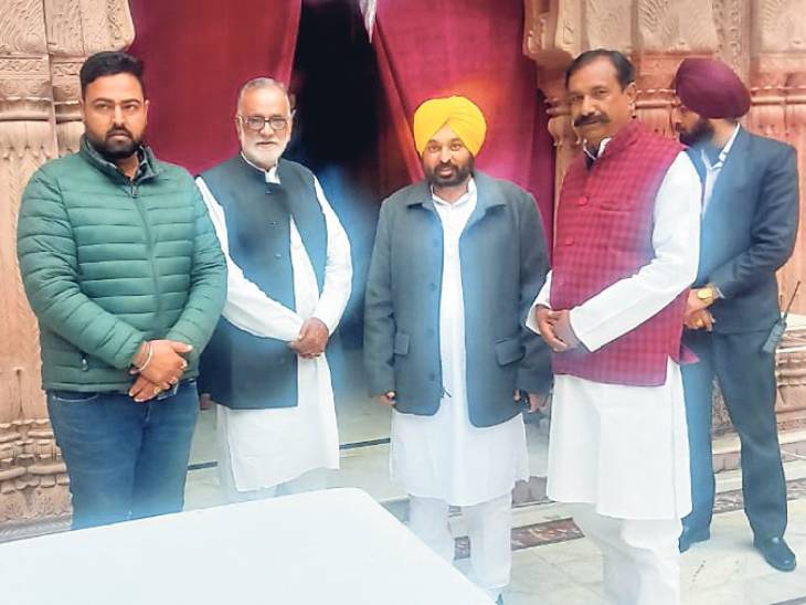 Welcoming BJP leader Guman Singh who was in discussion | जोधपुर गए ...