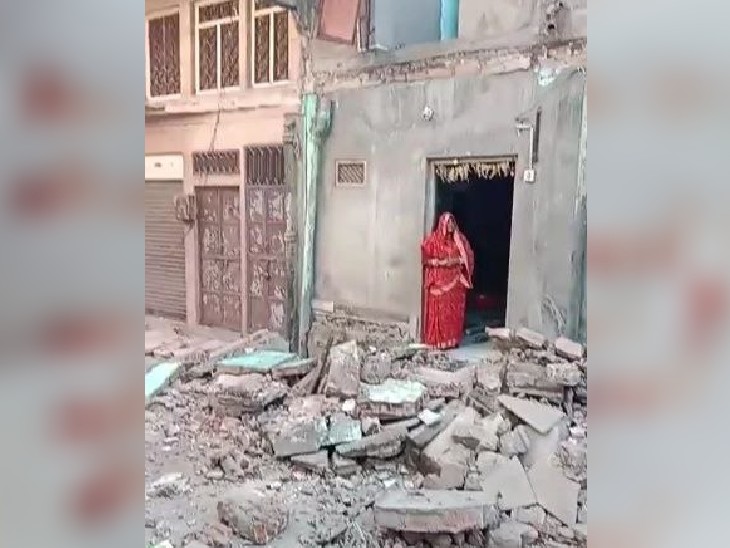 Rajasthan: House collapses in Pali | पाली में 25 साल पुराने मकान की ...