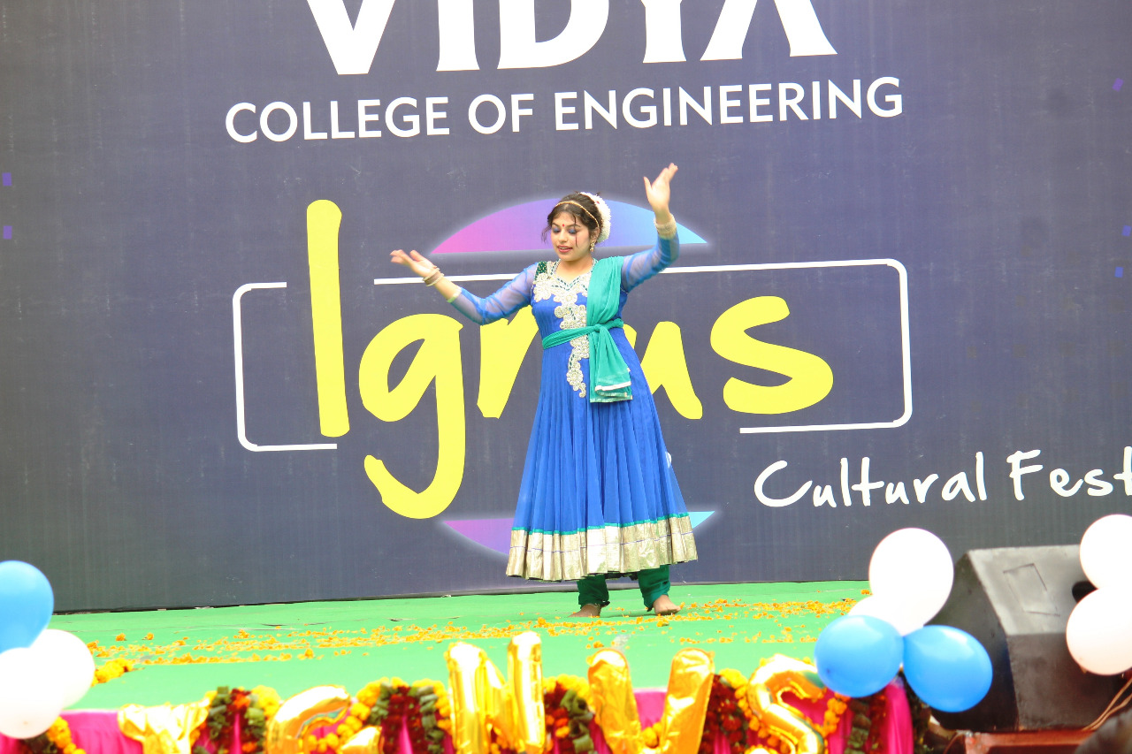 View photos of the welcome party at Vidya Knowledge Park | इग्नस 2022 ...
