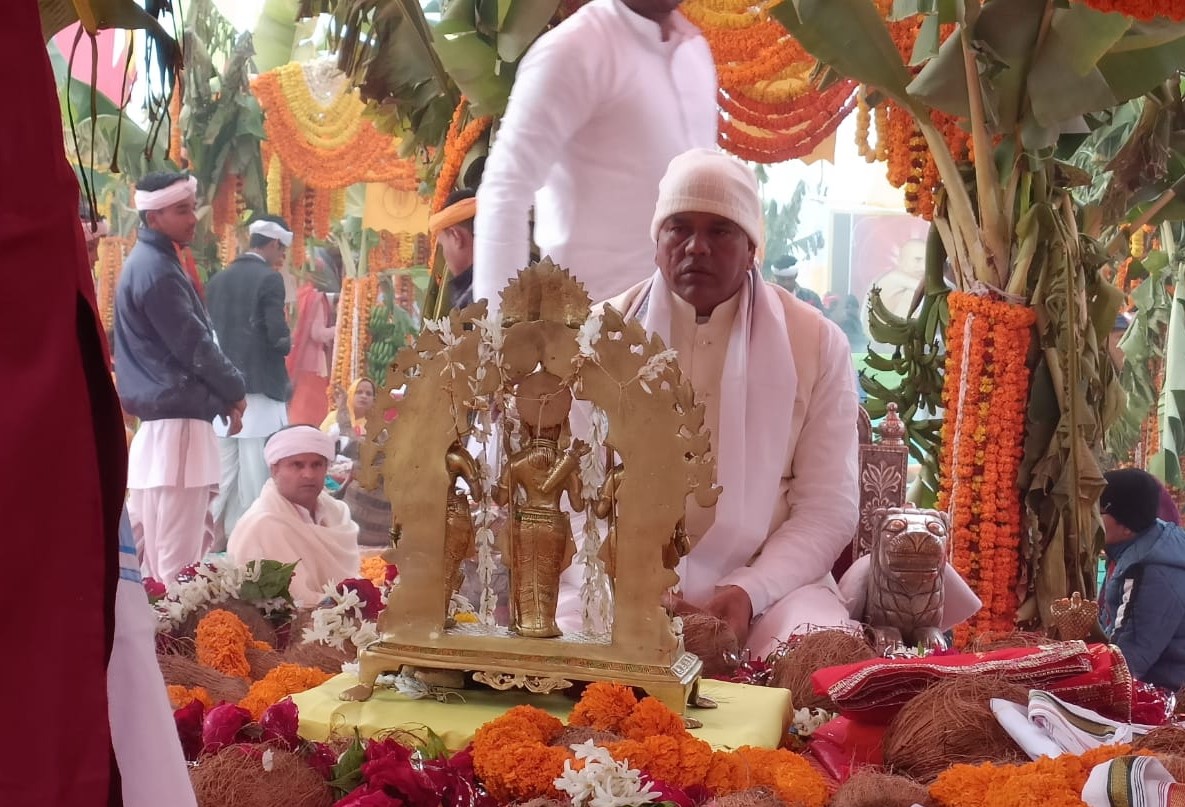 Organized in Rawatpura Dham, devotees worshiped Shri Ram as host | लहार ...