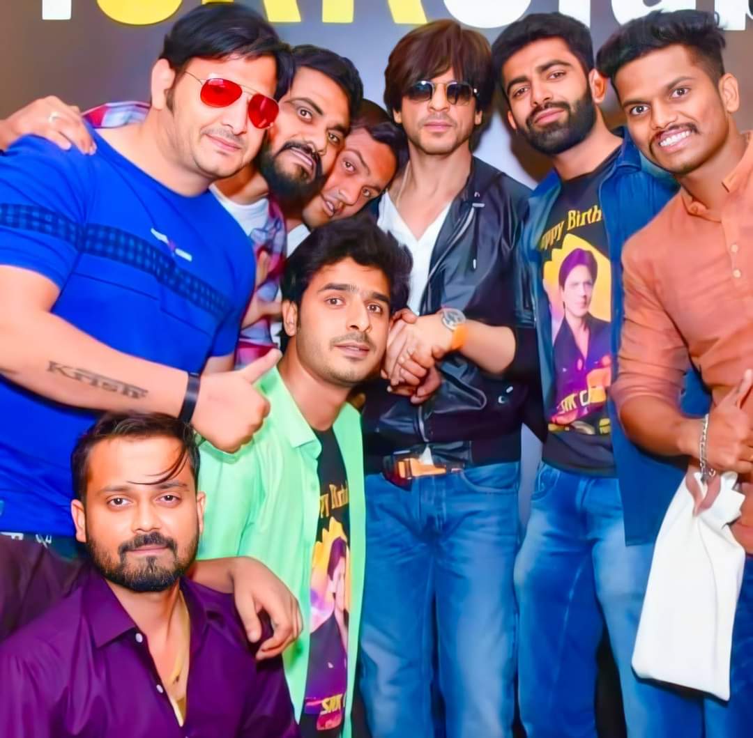 Pathan must see the appeal of SRK fan club | SRK फैन क्लब की अपील- जरूर ...