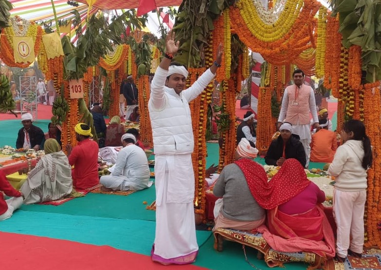 Organized in Rawatpura Dham, devotees worshiped Shri Ram as host | लहार ...