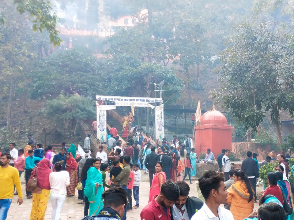 तवा डैम, तिलक सिंदूर, 11 मुखी हनुमान धाम मंदिर और शरद देव पहुंचे लोग ...