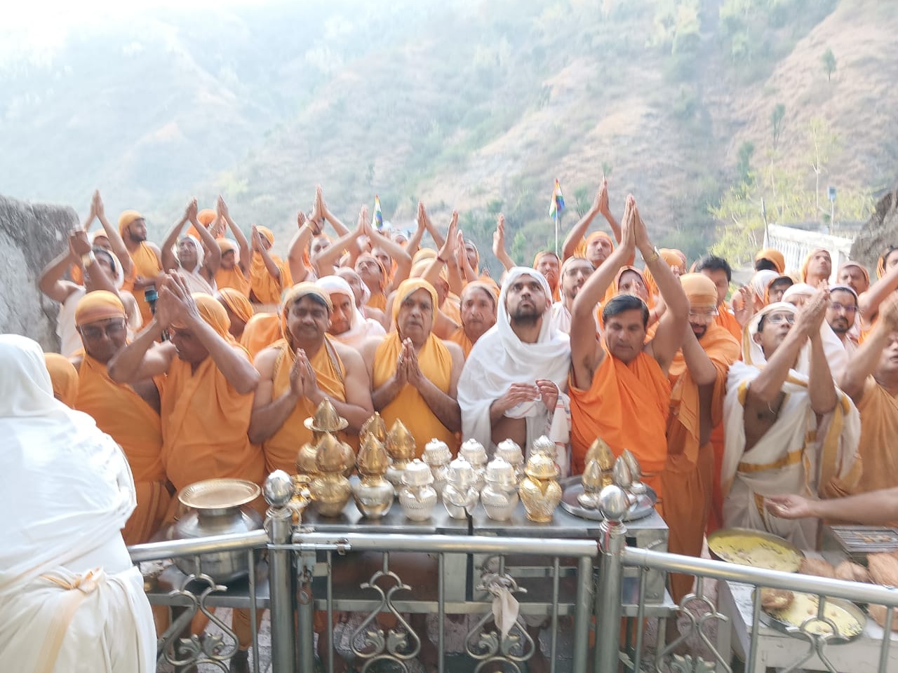 Anointing of the feet of the world's biggest Lord Adinath | बड़वानी के ...