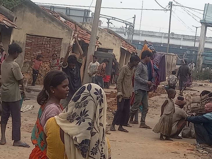 protested against eating meat, then threatened by showing sharp weapons ...