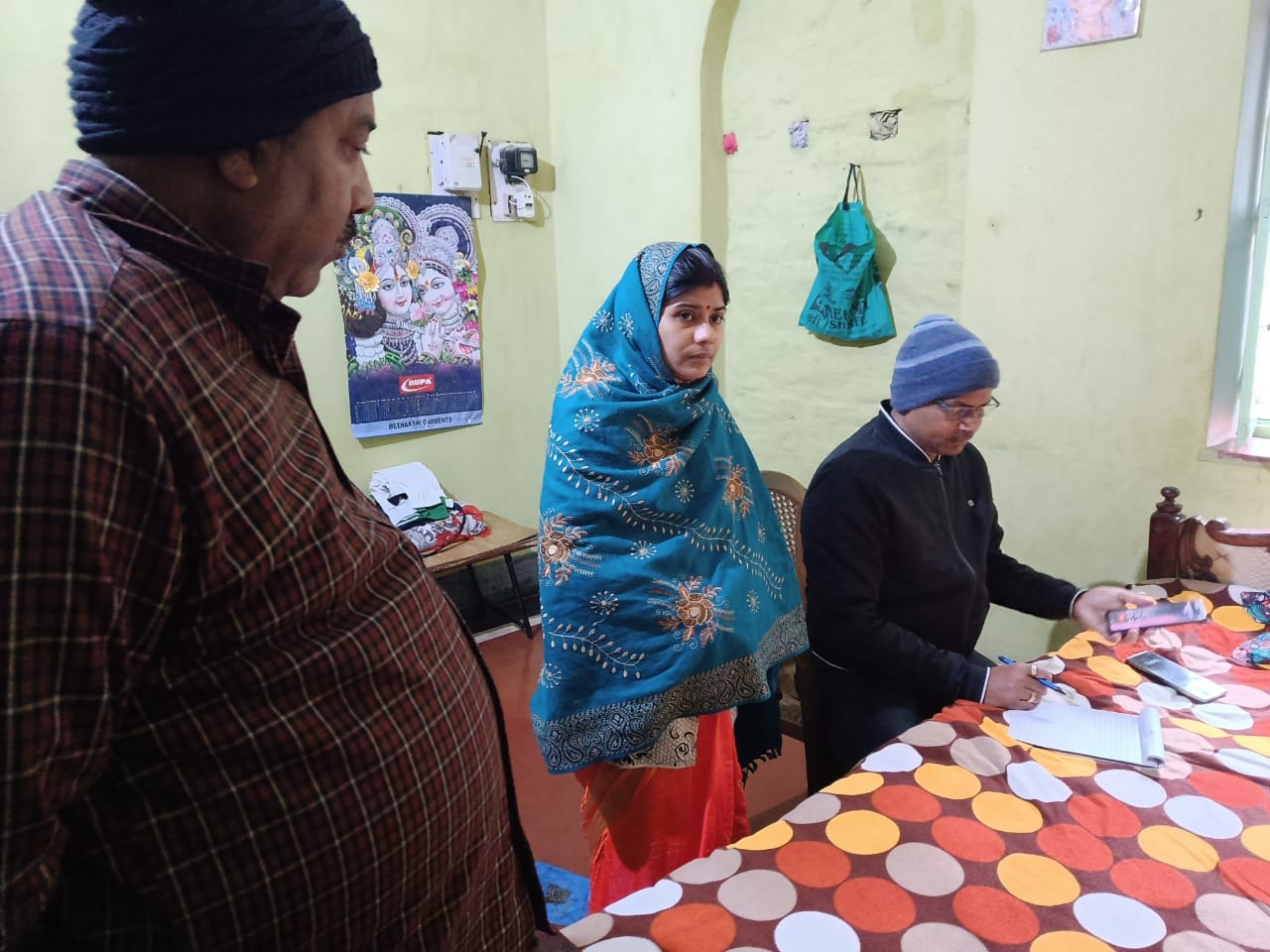 5 masked men took the members of the house hostage, created ruckus for ...