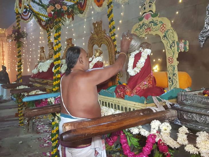 Baikunth Dwar opens once a year in the morning, Baikunth Dwar is ...