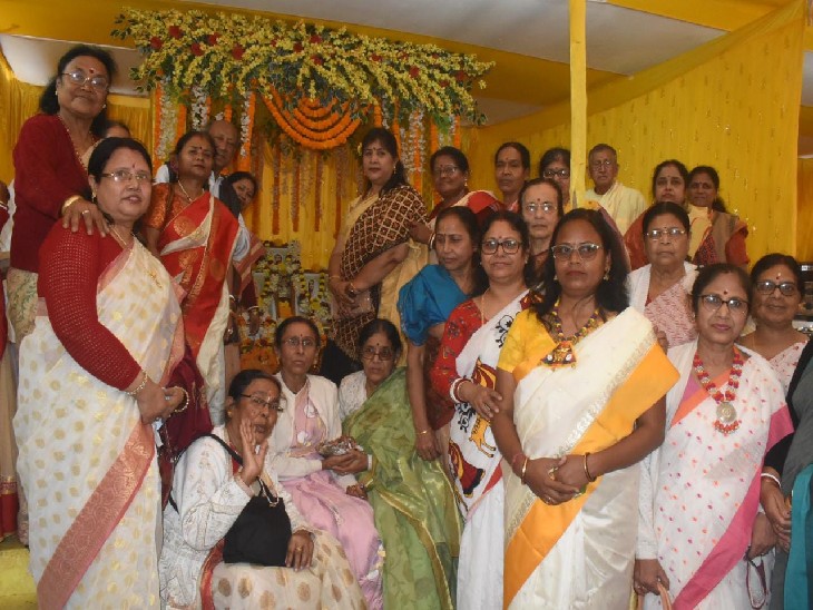 Ramakrishna Dev was also worshiped after Chandi Pujan on Kalpataru Day ...