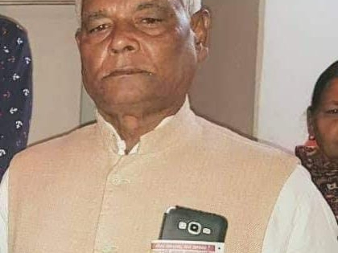 BDO threatened in Navhatta block office of Saharsa, video viral on ...