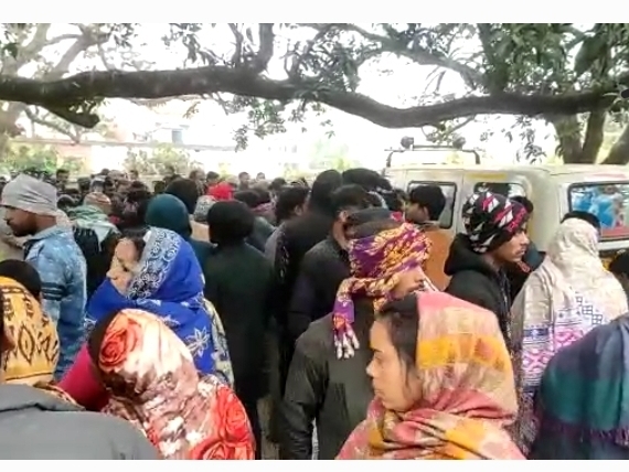 Dead body found hanging in garden in Purnia, The dead body of an ...