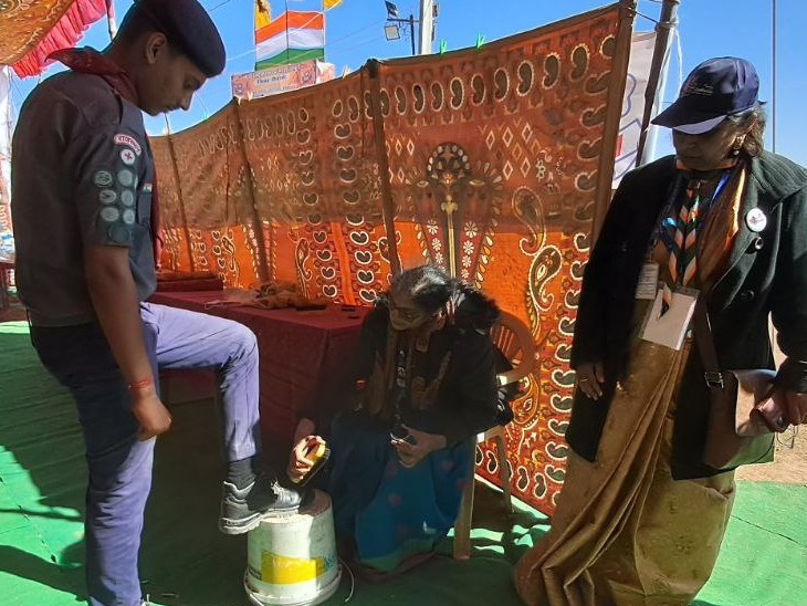 Doctor-advocate at Jamburi site in Pali, Rajasthan, polish shoes, wash ...