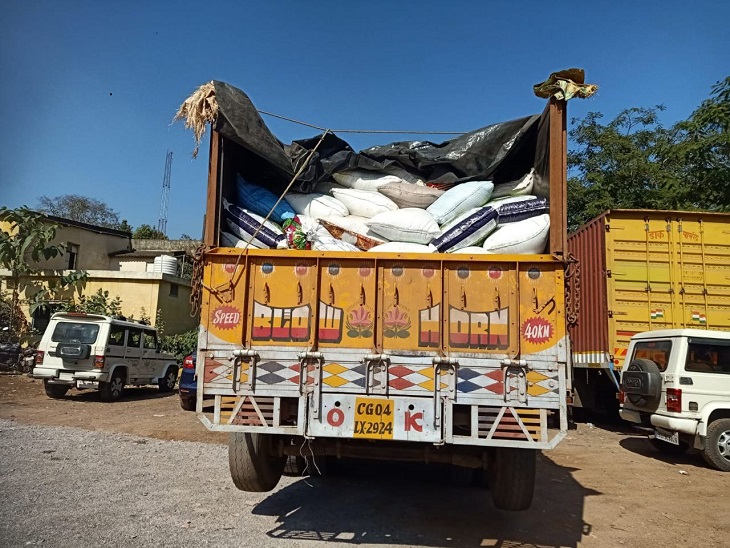 Rice miller arrested loading rice in truck from his godown | दुर्ग ...