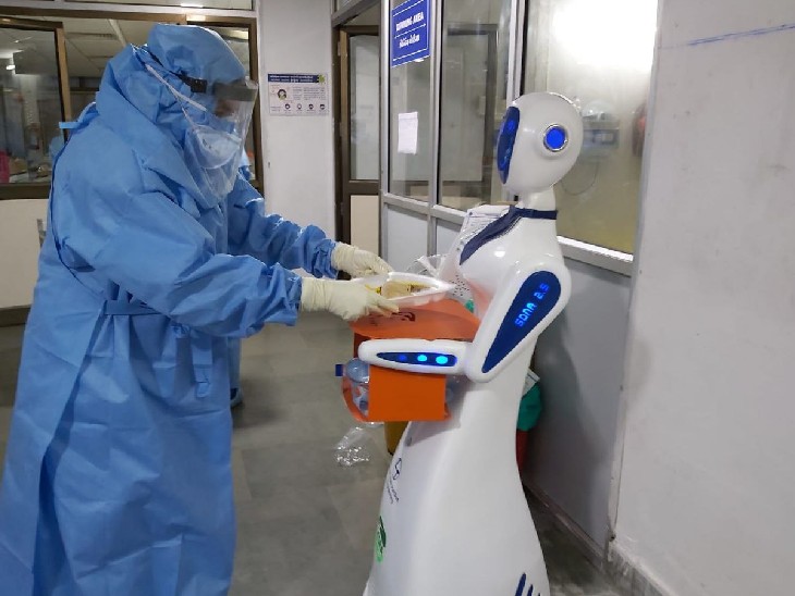 Photo robot SONA 2.5 welcomed by Rajasthan CM Ashok Gehlot | अब जंबूरी ...