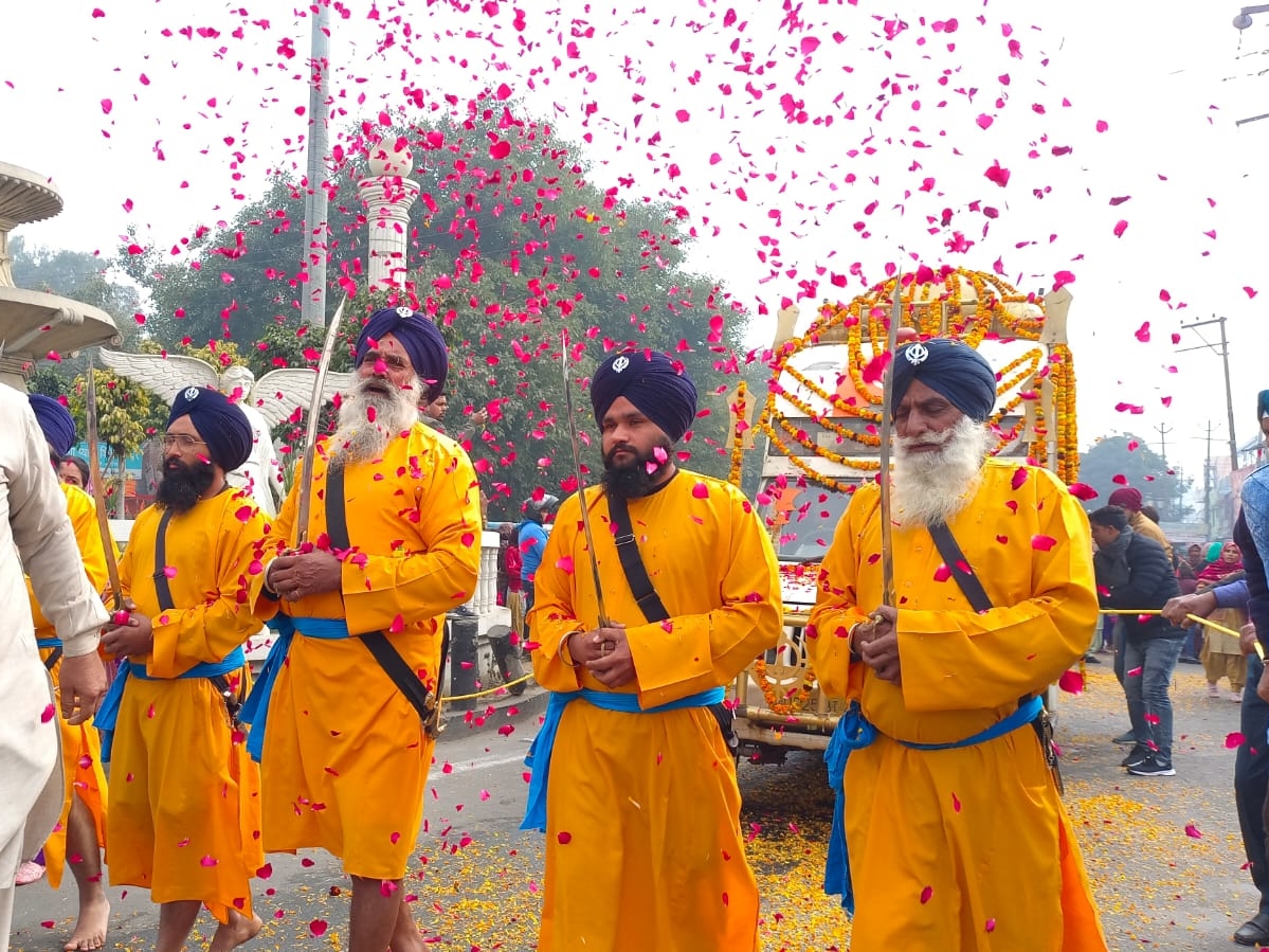 The members of the akhada showed amazing stunts, tableaux were the ...