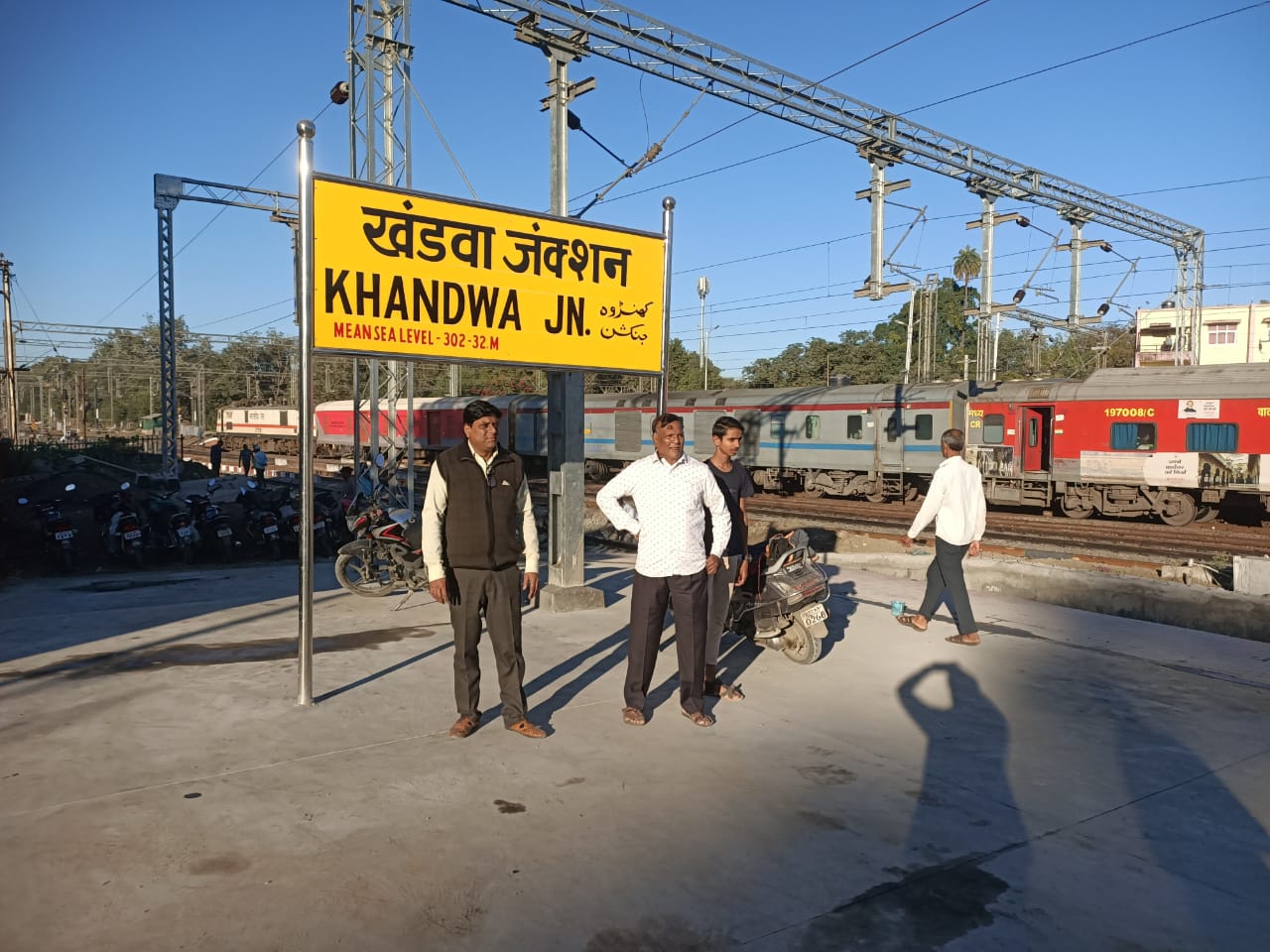 Survey of Khandwa-Sanawad broad gauge route tomorrow, 150 officers will accompany CRS in 9-coach ...