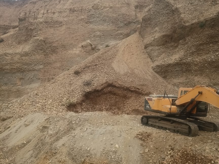 Una : Mining Mafia, Screening plant seized at Singa, Haroli Police ...