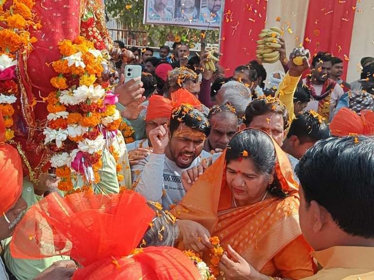 Karma Devi Jan Jagruti Rath Yatra reached Dabra, welcomed by former ...