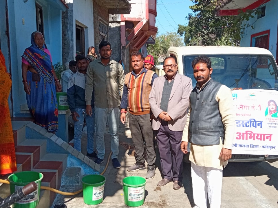 Municipality started dustbin distribution campaign, distributed to 425 ...