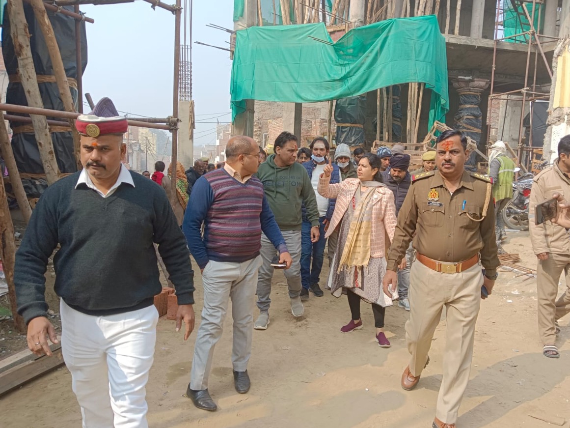 DM Divya Mittal inspected, instructed to complete the parikrama path by ...