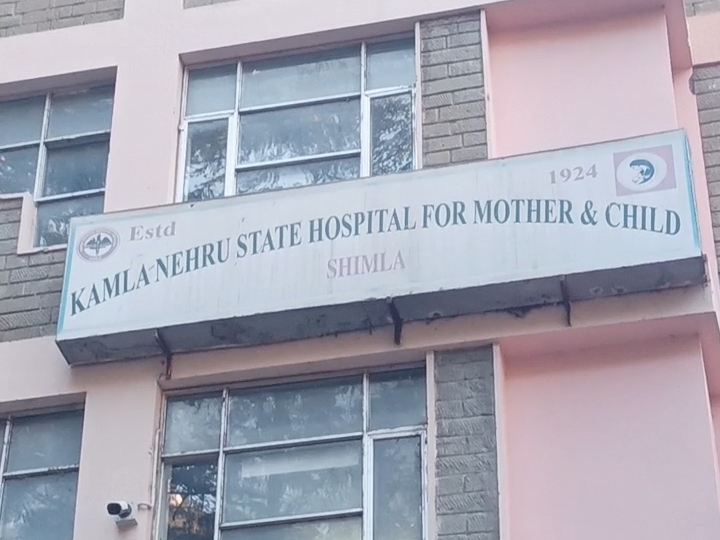 B ब्लॉक में की गई रहने की व्यवस्था, ठंड में फर्श पर सोने को मजबूर थे ...