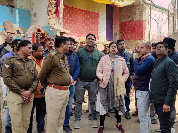 DM Divya Mittal inspected, instructed to complete the parikrama path by ...