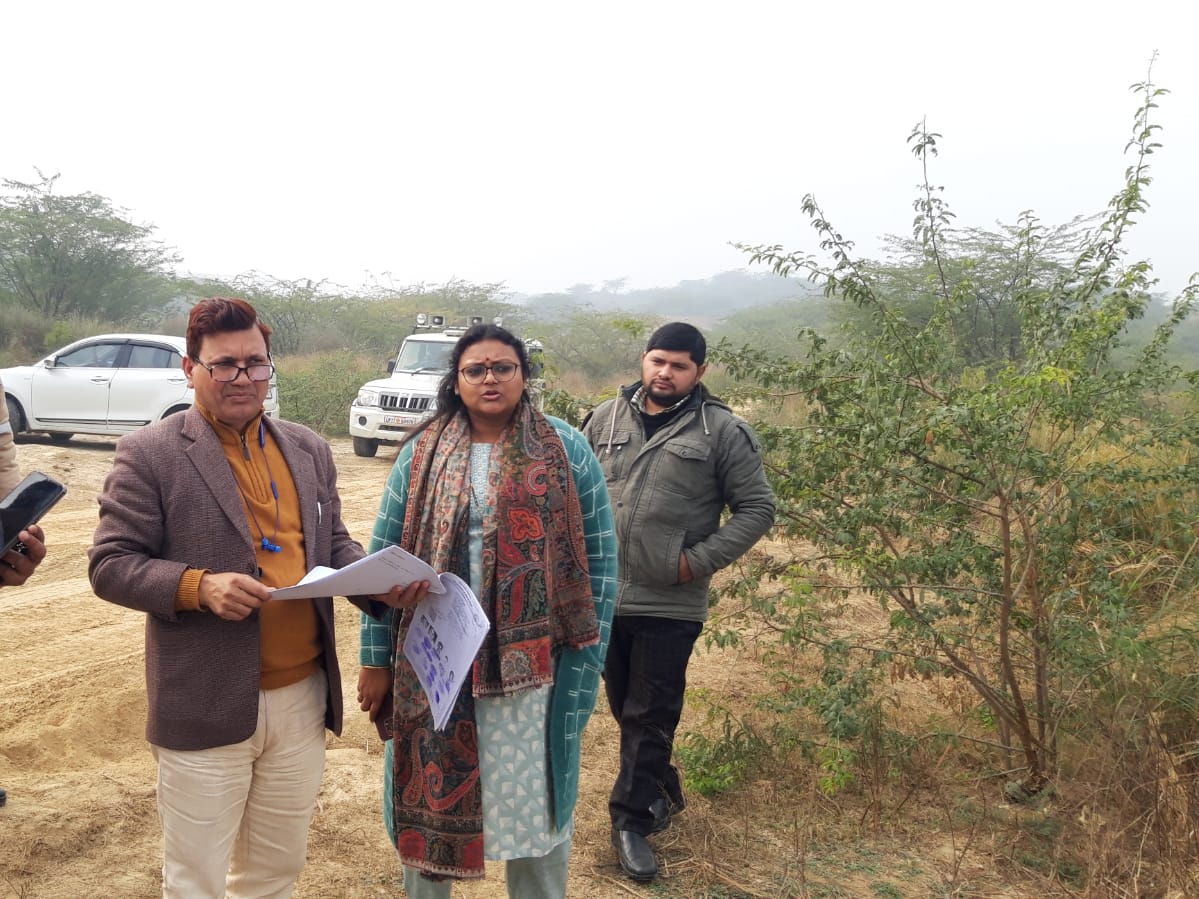 Protect the land of the village community located on the highway, FIR ...