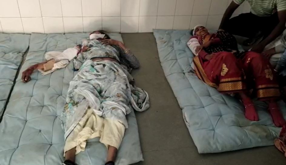The bike rider crushed the couple and overturned in the drain; One ...