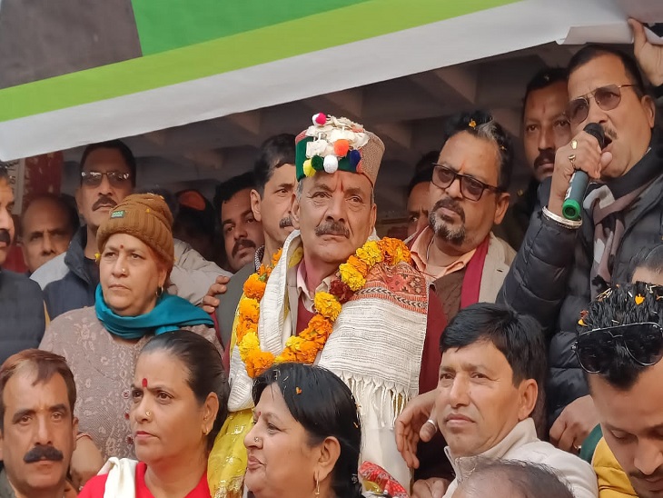 Newly appointed chairman of KCC Bank Kuldeep Pathania reached Hamirpur ...