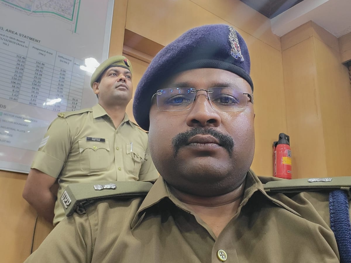 IPS Vishal Pandey got the charge of Additional DCP of Central Noida ...