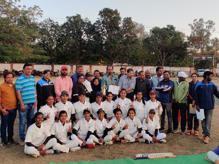 Seoni team won the final match again, 8 players selected for university ...