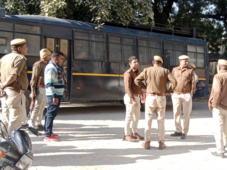 Court premises converted into cantonment | हार्डकोर जगदीश उर्फ जग्गा को ...