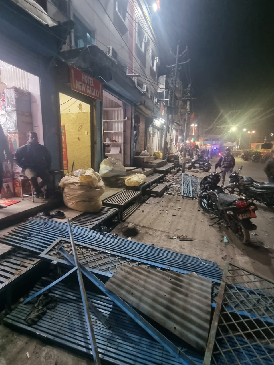 The traders themselves removed the encroachment at night; Ramps started ...