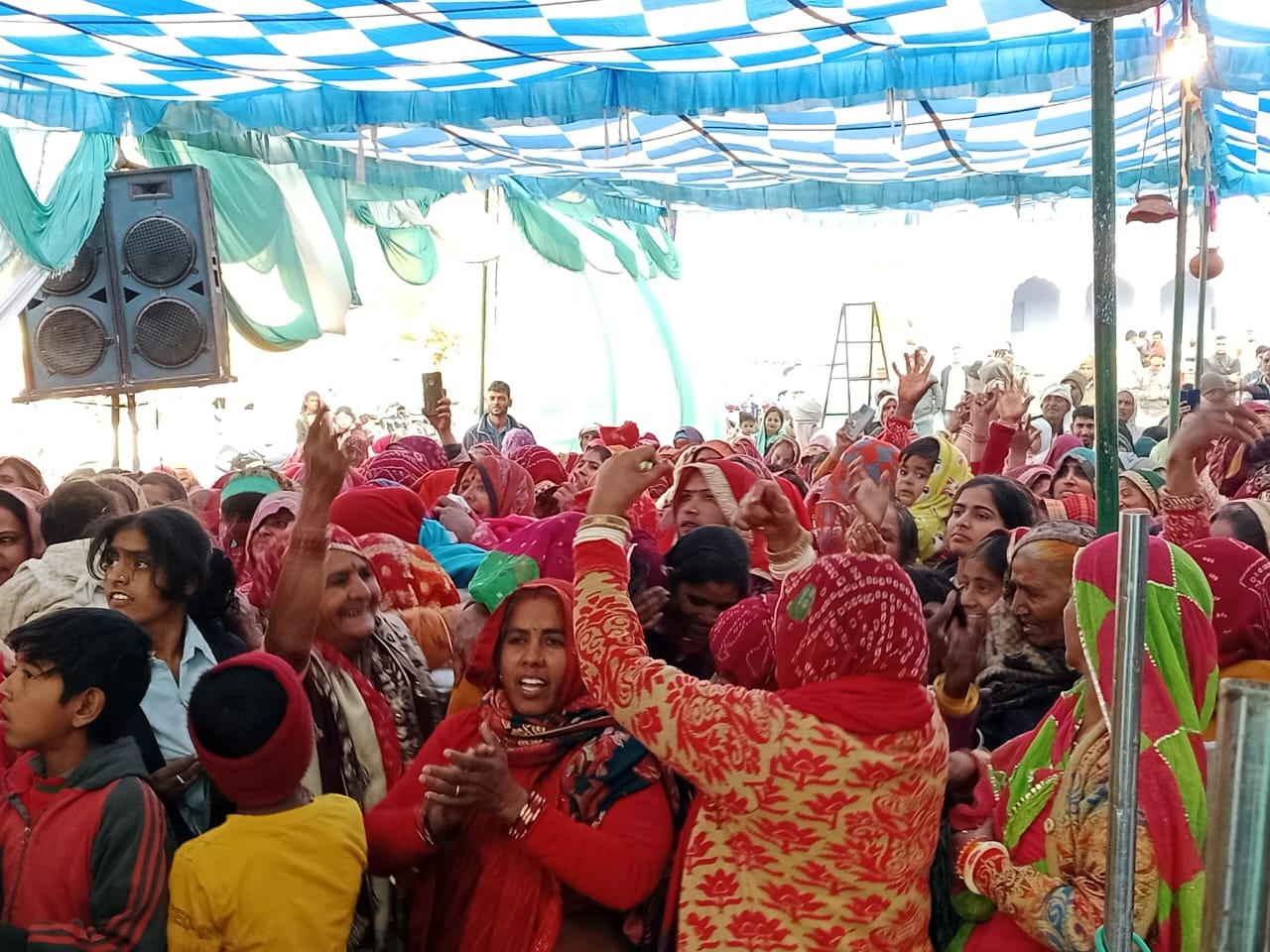 Devotees thronged to see Bal Swaroop in Patan, devotees started ...
