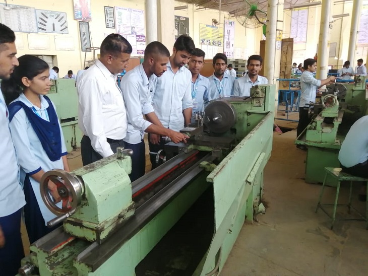 Now speaking English will be taught along with the course, 10,000 new ...