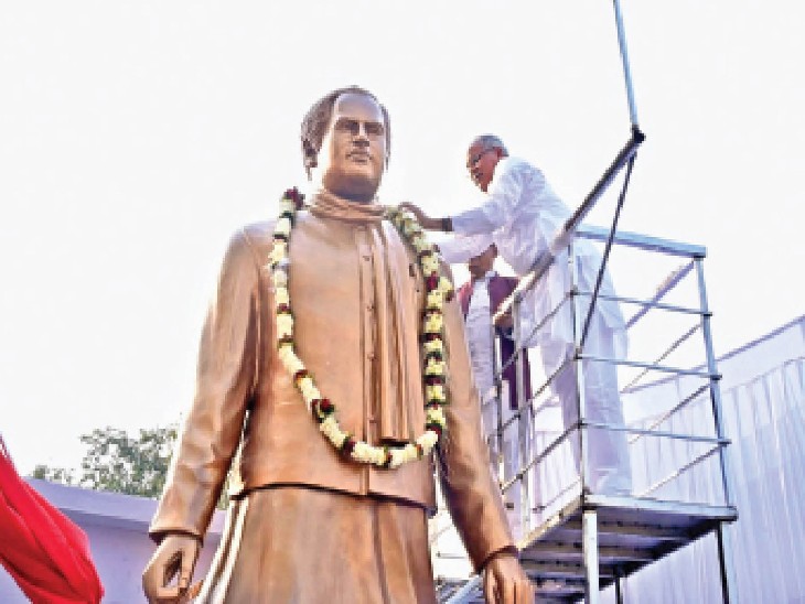 Chief Minister meets villagers in Katghora Assembly Constituency ...