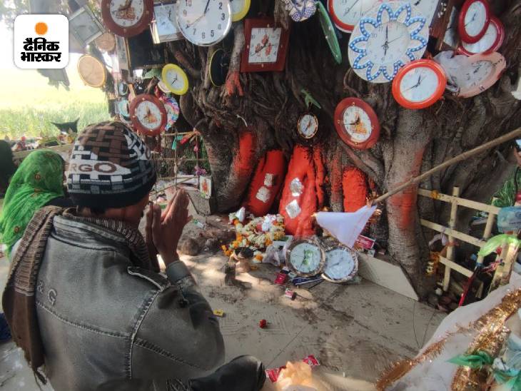 Devotees offered so many clocks that there was no space left, hundreds ...