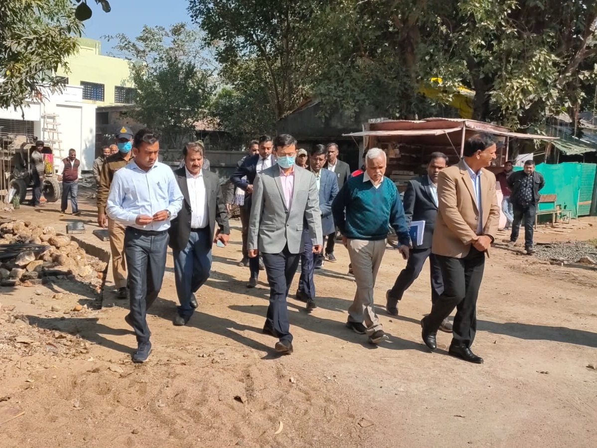 The progress of the construction work of the under-construction SDM ...