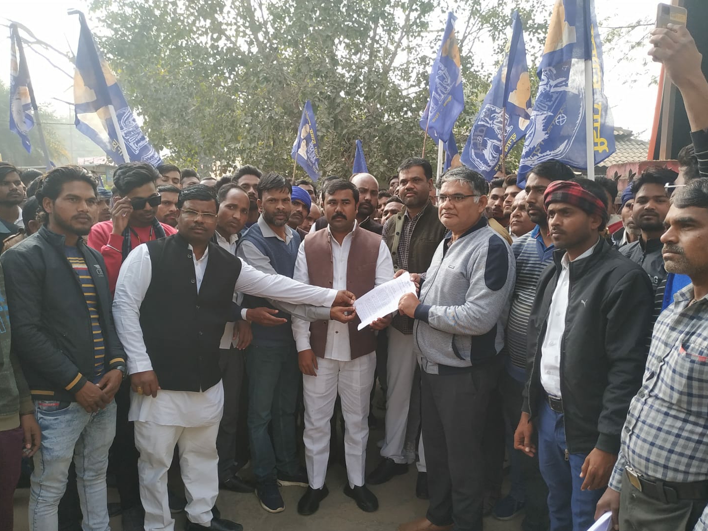 BSP takes out protest rally, submits memorandum to Collector-SP for ...