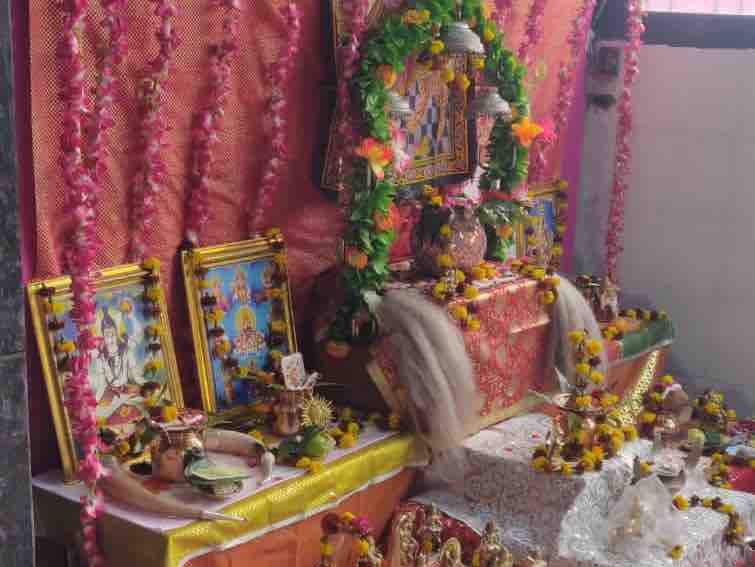 Havan's urns were brought after purification worship, Queen Sati's ...