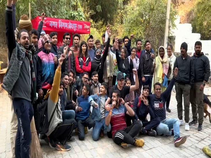 Cleanliness drive with trekking, collecting plastic waste by working ...
