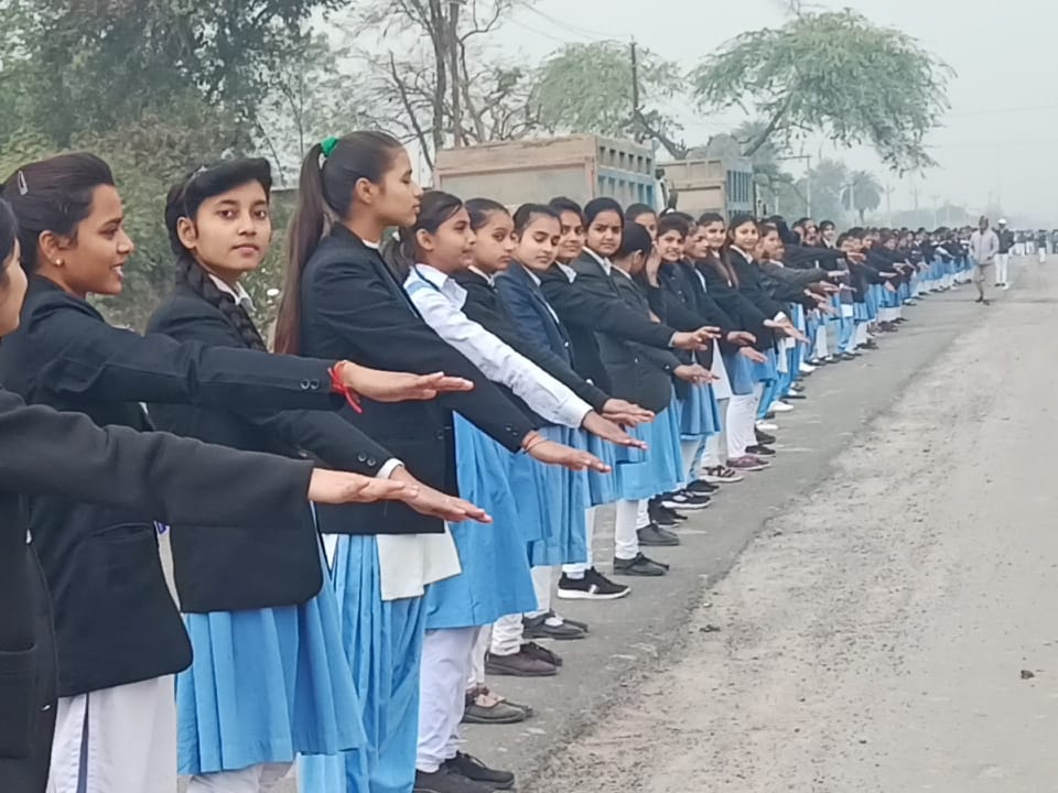 Message of traffic awareness given on the occasion of birth anniversary ...