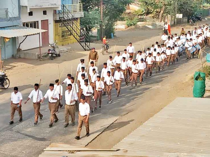 Rashtriya Swayamsevak Sangh took out a path movement, people welcomed ...