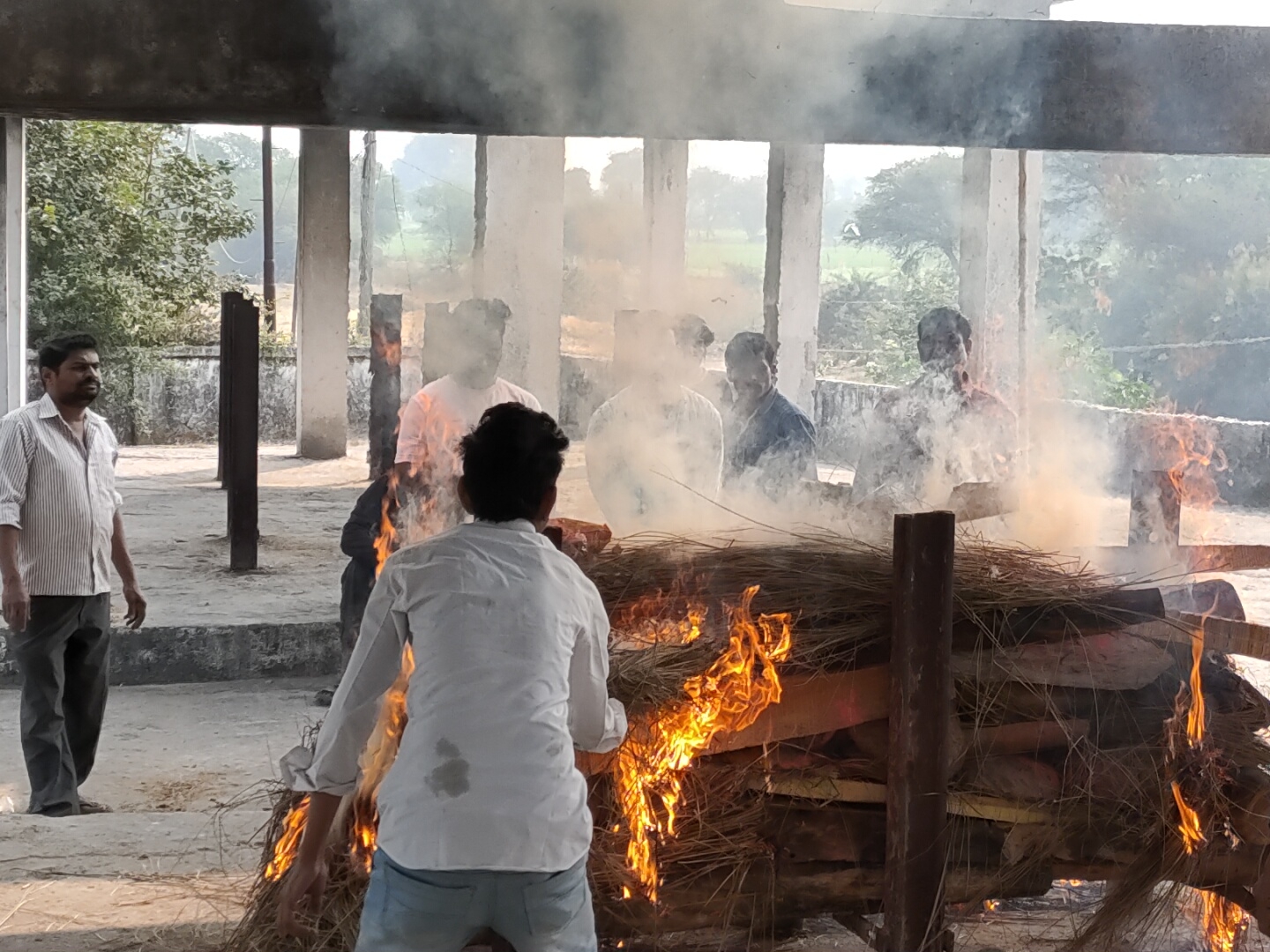 When relatives refused to come, the dhaba owner performed rituals ...