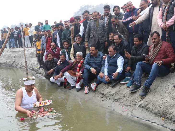 Samajwadi Party again opens front, will immerse Vice Chancellor's stand ...