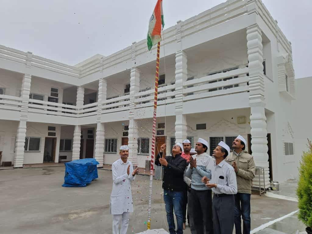 Main event held at Mukherjee Ground Kannod Road; Institutions hoisted ...